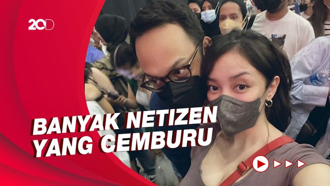Momen Amanda Zahra Nonton Konser LANY Bareng Marlo