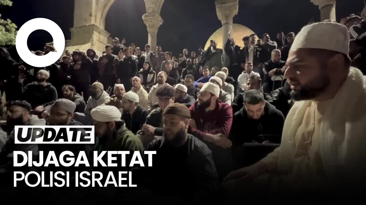 Suasana Subuh di Masjid Al-Aqsa Usai Penyerangan Polisi Israel Suasana Subuh di Masjid Al-Aqsa Usai Penyerangan Polisi Israel