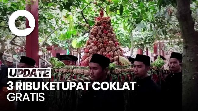 Kemeriahan Kirab Tumpeng Coklat di Blitar