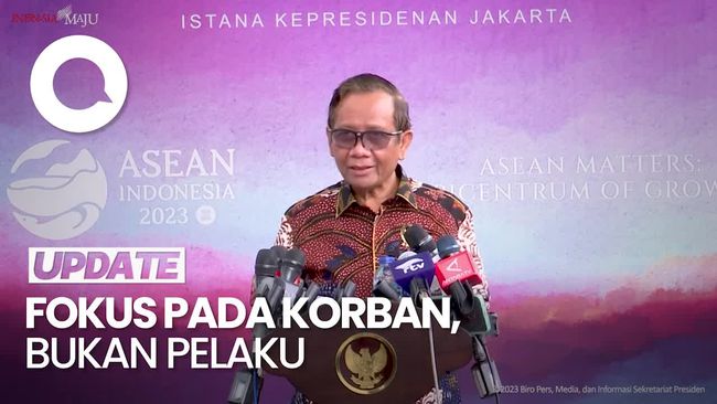 Mahfud Tegaskan Pemerintah Tak Minta Maaf Atas Pelanggaran HAM Berat Mahfud Tegaskan Pemerintah Tak Minta Maaf Atas Pelanggaran HAM Berat