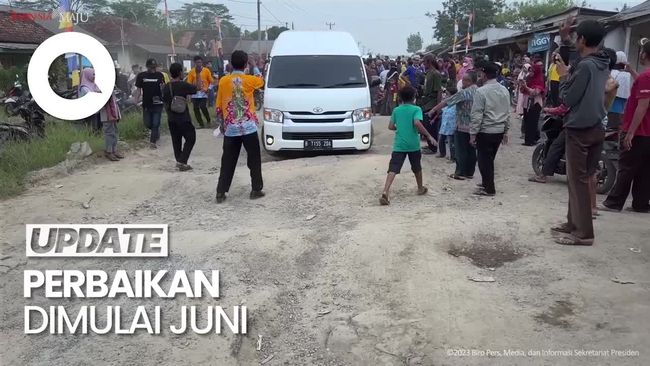 Jokowi Ambil Alih Perbaikan Jalan di Lampung, Warga Ucap Syukur
