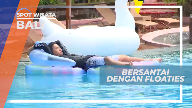 Seru-seruan Bermain Floaties di Kolam Renang Penginapan Bali