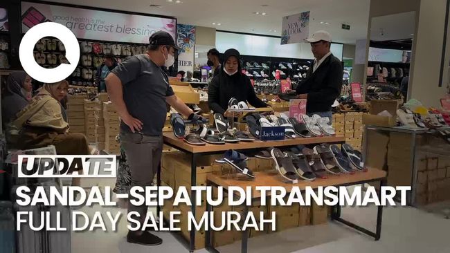Sandal di Transmart Full Day Sale Diskon hingga Rp 300 Ribu