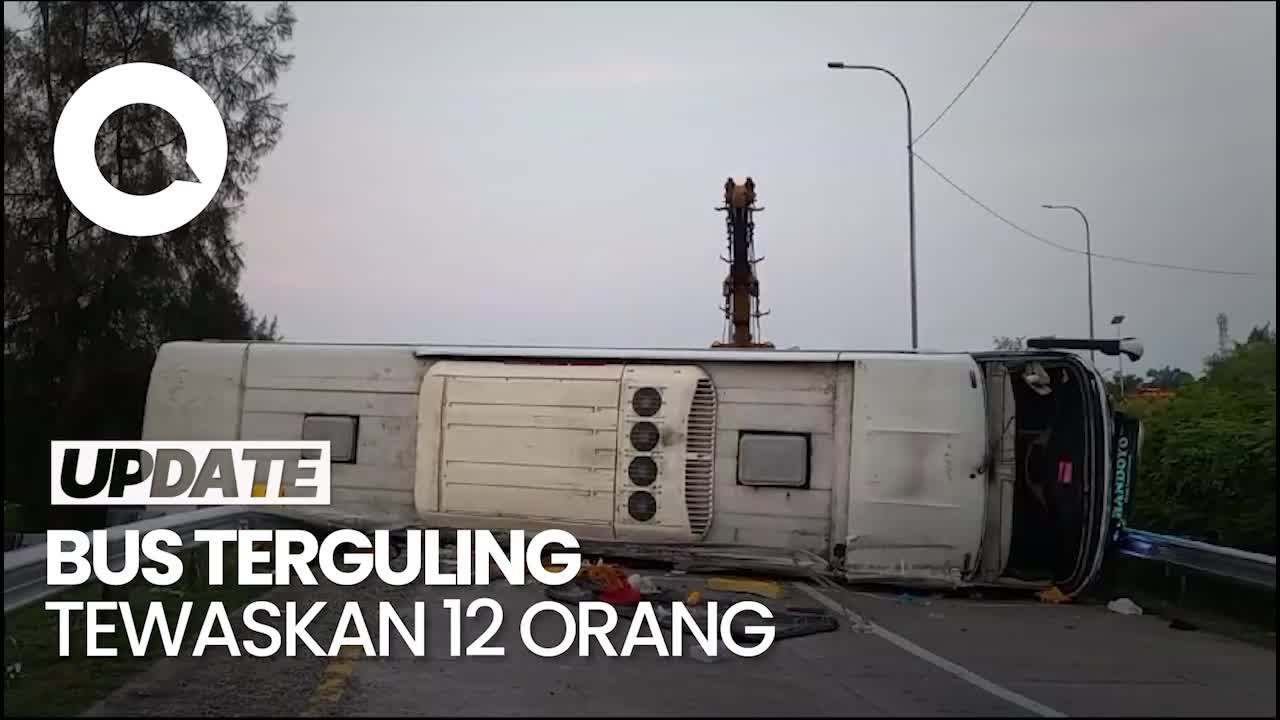 Penampakan Bus Terguling di Tol Cipali Tewaskan 12 Orang