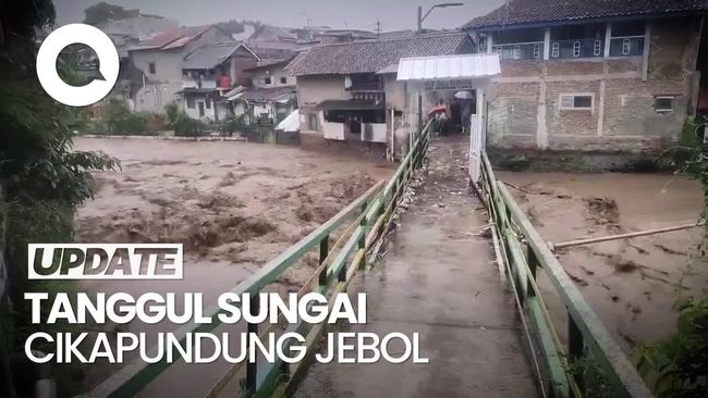 Ratusan Rumah di Braga Kebanjiran Buntut Tanggul Sungai Cikapundung Jebol