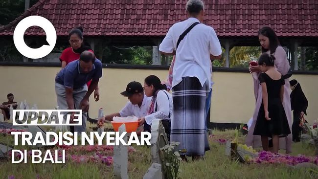 Harmoni Tradisi Nyekar di Klungkung Bali Saat Idulfitri Harmoni Tradisi Nyekar di Klungkung Bali Saat Idulfitri