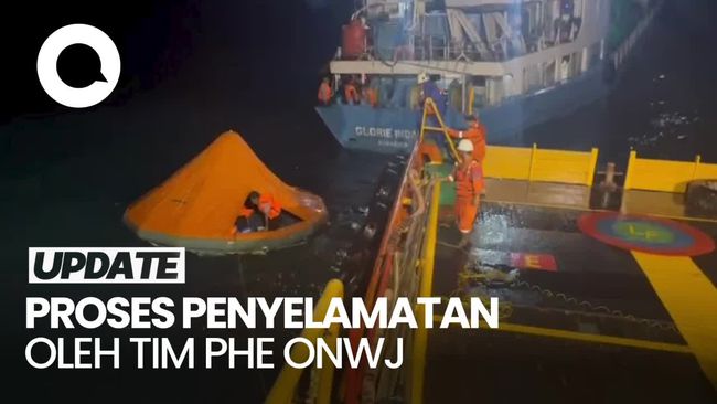 Aksi Tim PHE ONWJ Selamatkan Awak Kapal Karam di Perairan Kepulauan Seribu Aksi Tim PHE ONWJ Selamatkan Awak Kapal Karam di Perairan Kepulauan Seribu