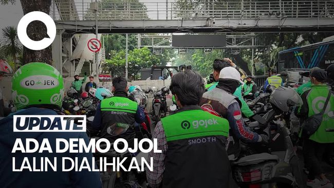 Ada Demo Ojol, Lalin Jalan Medan Merdeka Barat Jakpus Dialihkan